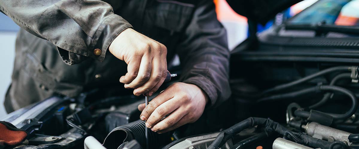 Remove and install a glow plug control unit | Champion Parts