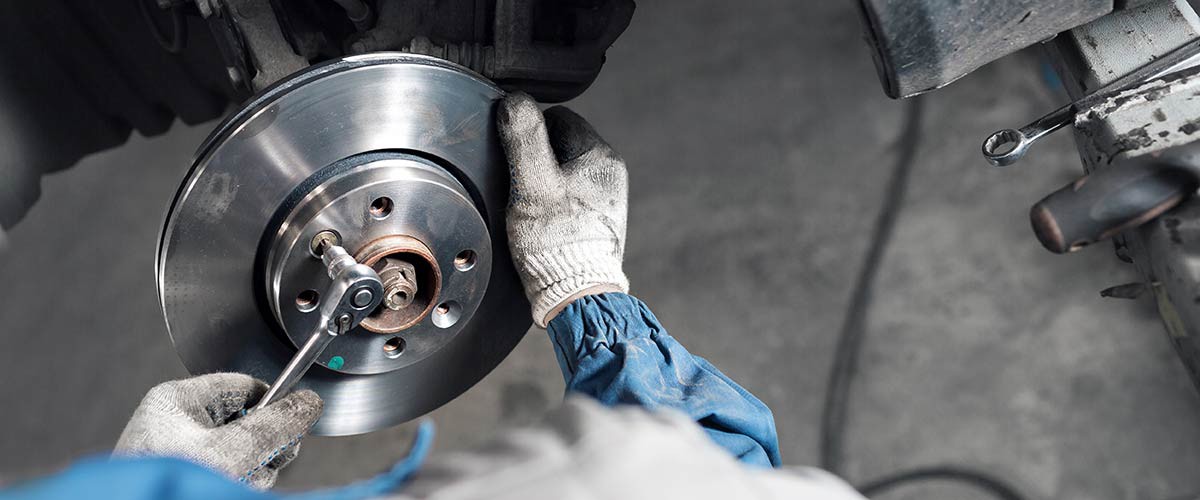 Brake discs replacement. Complete installation guide | Champion Parts
